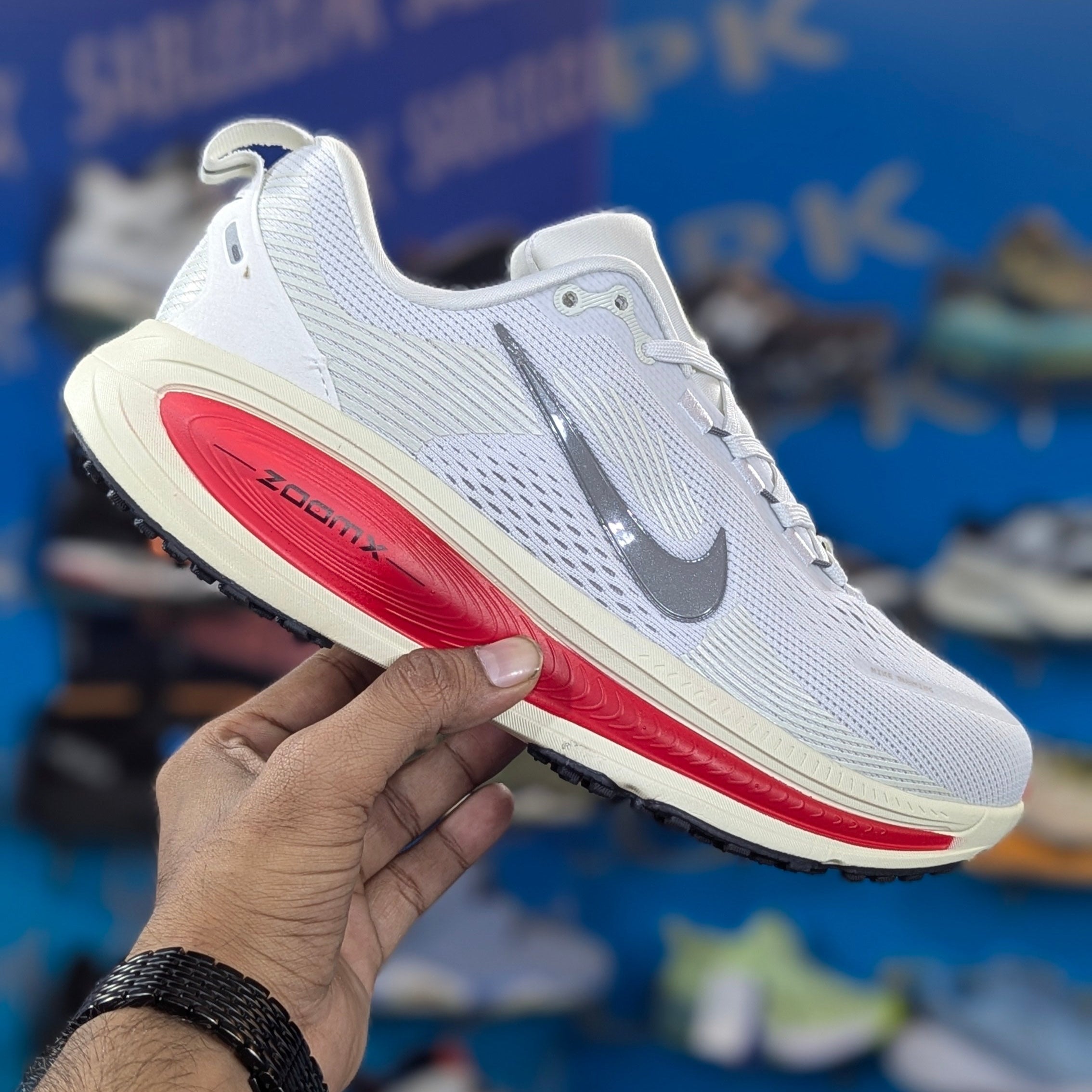 Nike Vomero 18 Platinum Tint Premium Quality (Dot perfect) – Sablelo.pk